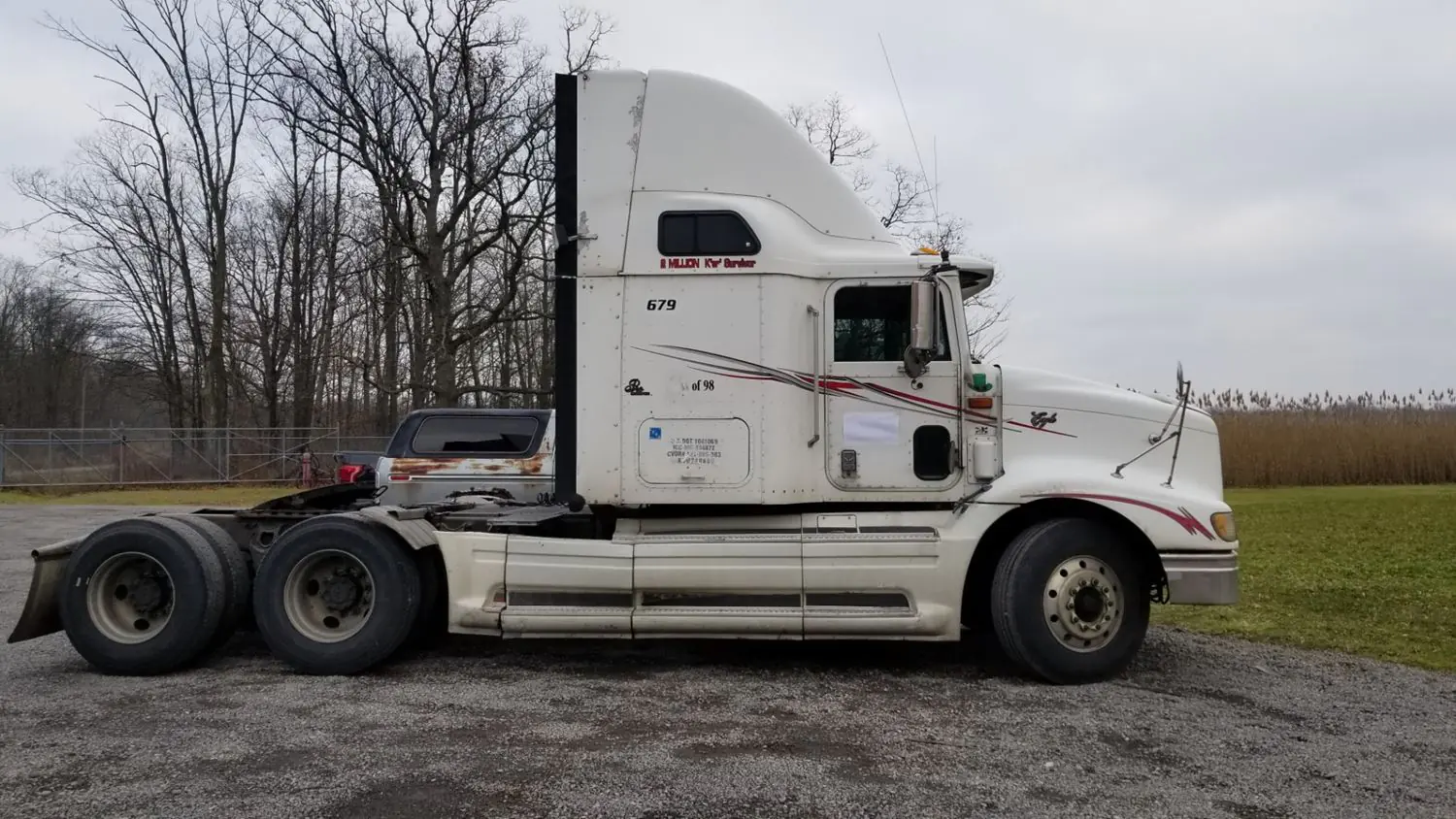 1998 International 9200 Cab - Lomoca Heavy Truck Parts