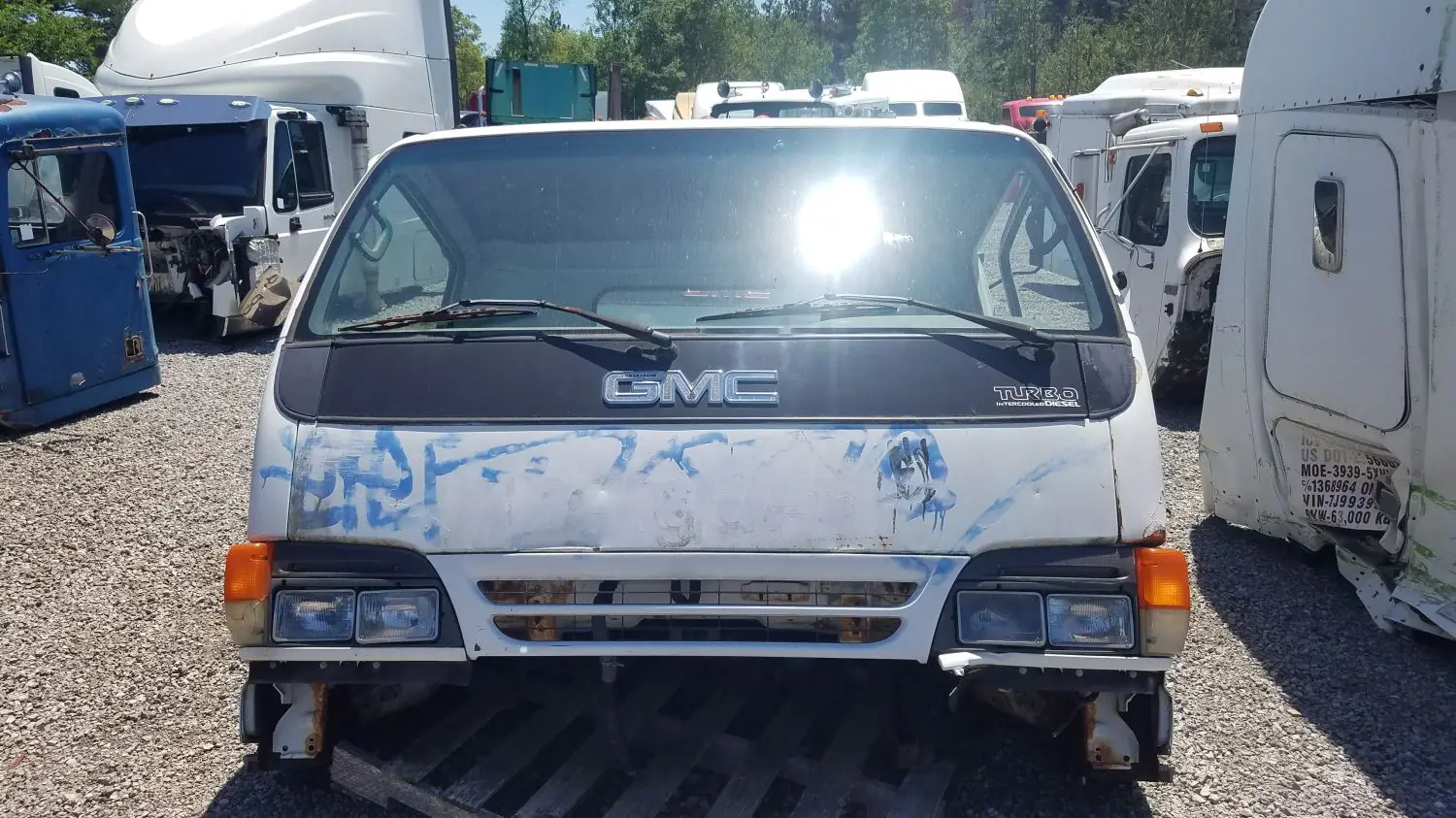 2001 GMC W5500 - Lomoca Heavy Truck Parts
