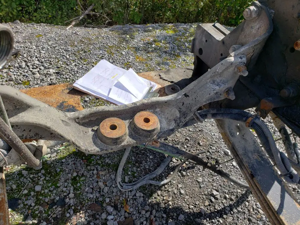 2001 Kenworth T800B Engine Mount - Lomoca Heavy Truck Parts