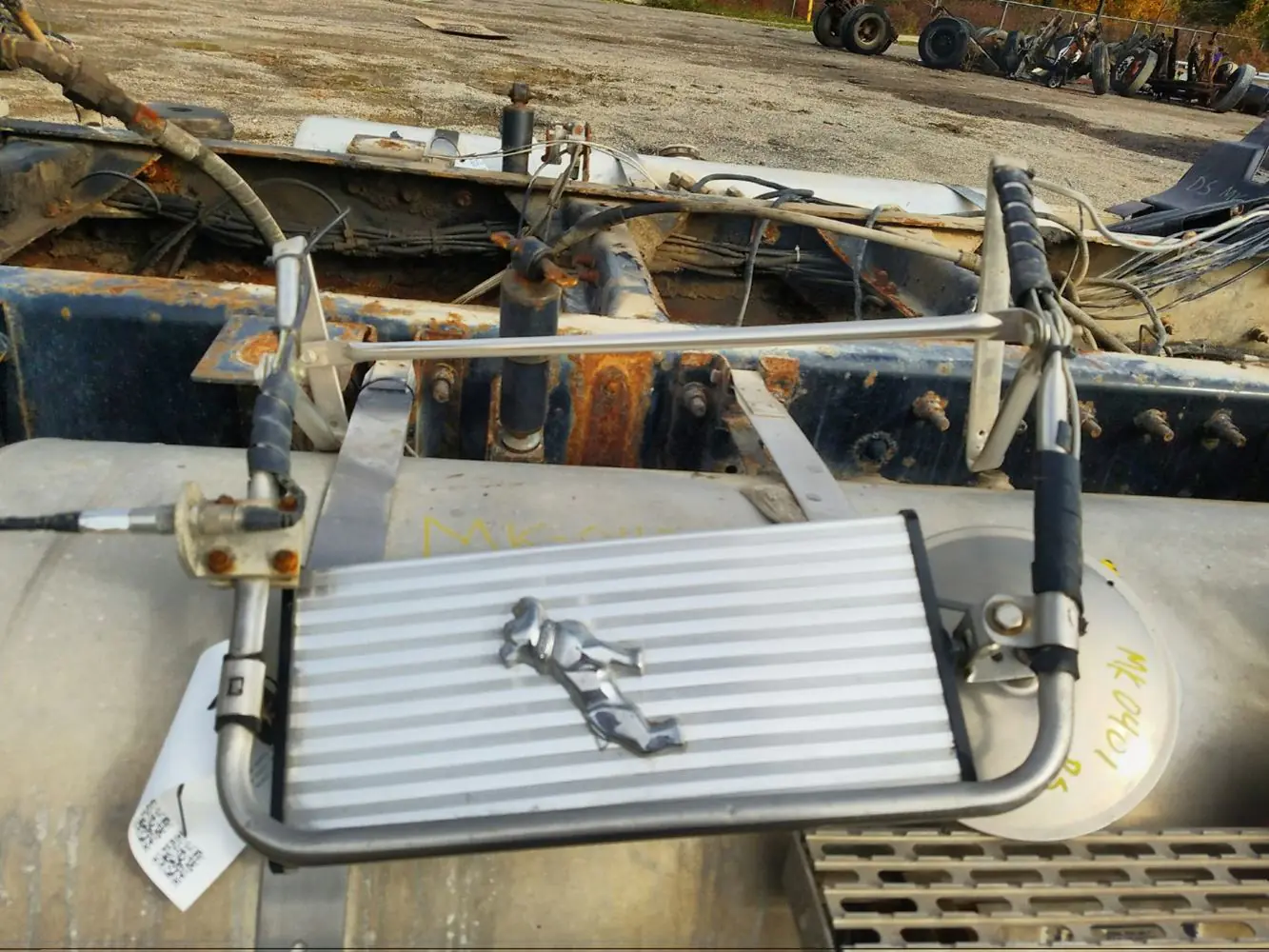 2001 Mack CH613 Side View Mirror - Lomoca Heavy Truck Parts