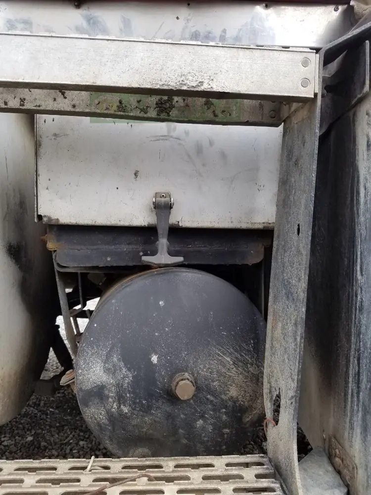 2001 Mack CL713 Battery Box - Lomoca Heavy Truck Parts