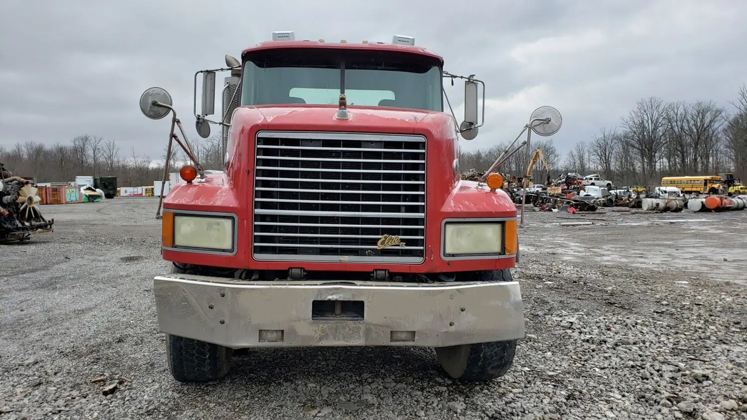 2001 Mack CL713 - Lomoca Heavy Truck Parts