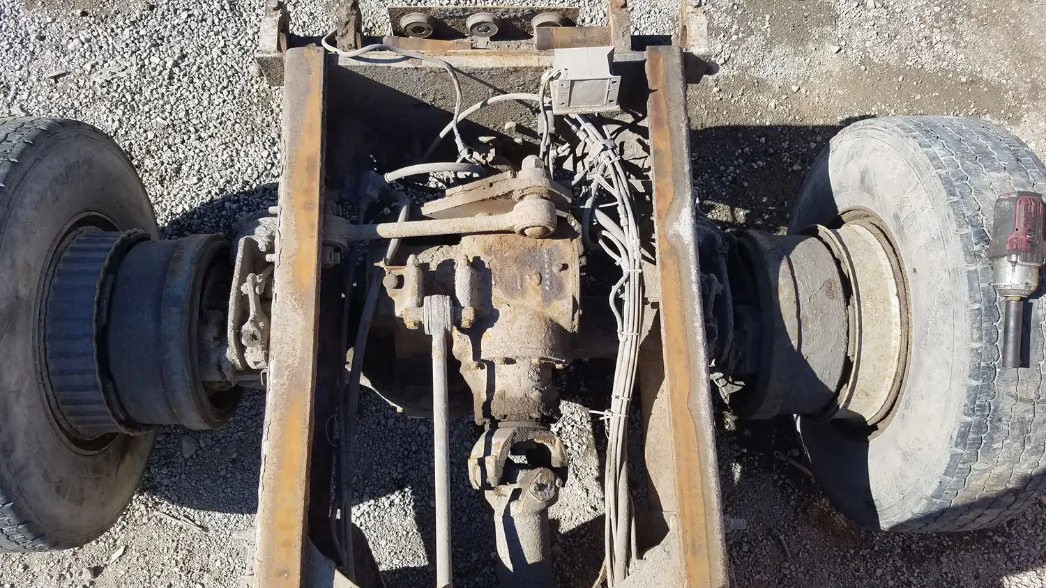 2001 Mack CL713 Complete Axle-Rear Rear - Lomoca Heavy Truck Parts