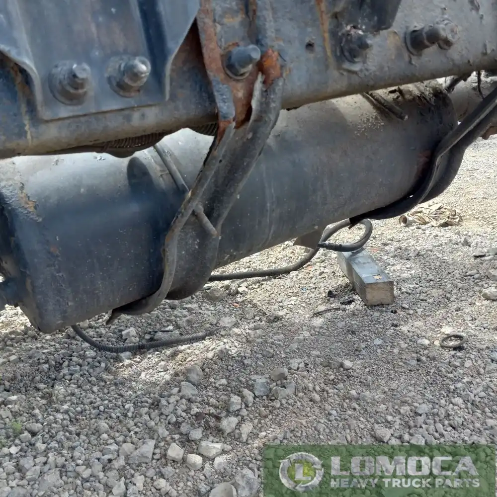 2002 Freightliner FLD120 Air Tank - Lomoca Heavy Truck Parts