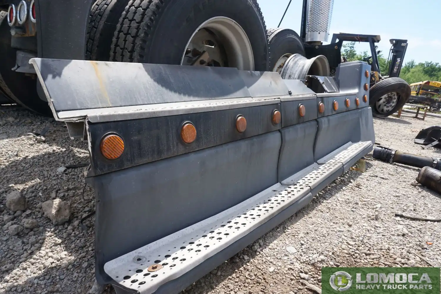 2002 Freightliner FLD120 Tank Fairing - Lomoca Heavy Truck Parts