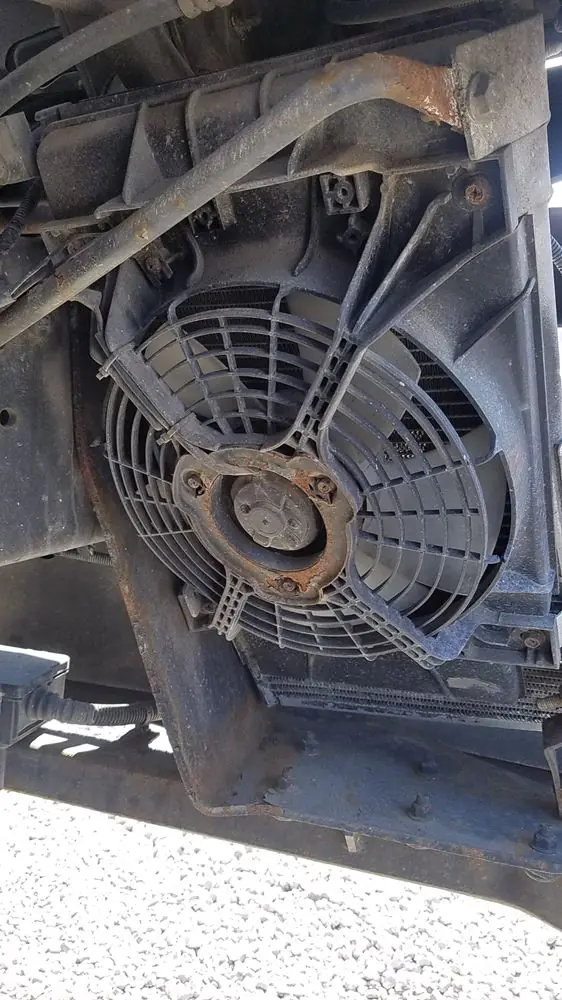 2004 GMC T7500 A/C Condenser - Lomoca Heavy Truck Parts