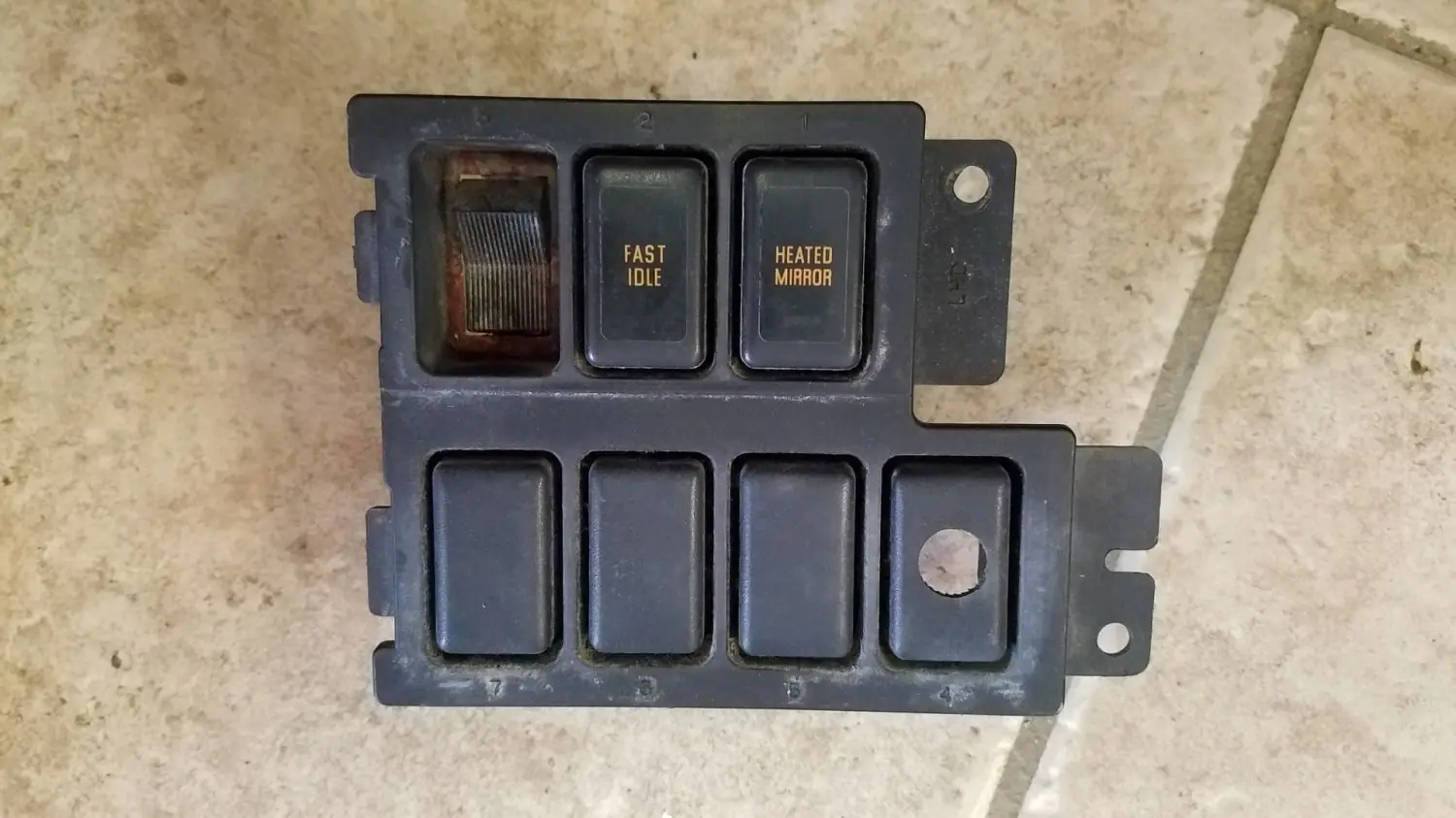 2004 GMC T7500 Dash Control Module - Lomoca Heavy Truck Parts