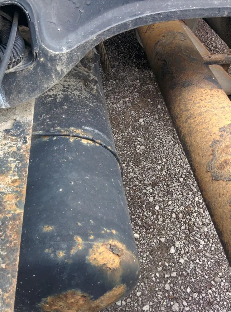 2004 Peterbilt 387 Air Tank - Lomoca Heavy Truck Parts
