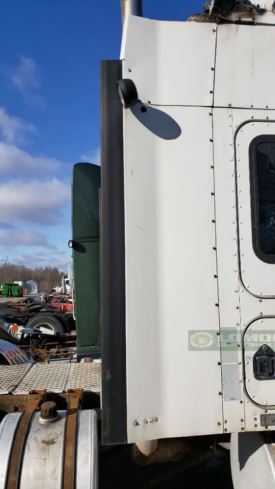 2005 Kenworth T800 Cab Fairing - Lomoca Heavy Truck Parts