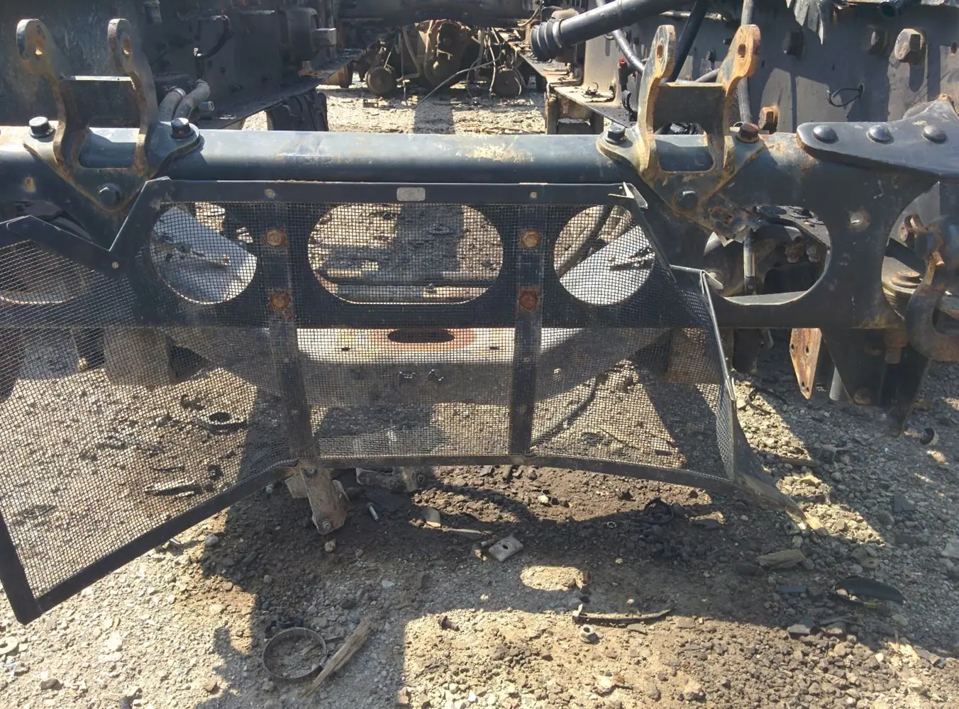 2008 Mack CXU613 Cab Mount - Lomoca Heavy Truck Parts