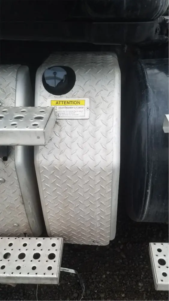 2013 Freightliner Cascadia 125 DEF Tank - Lomoca Heavy Truck Parts