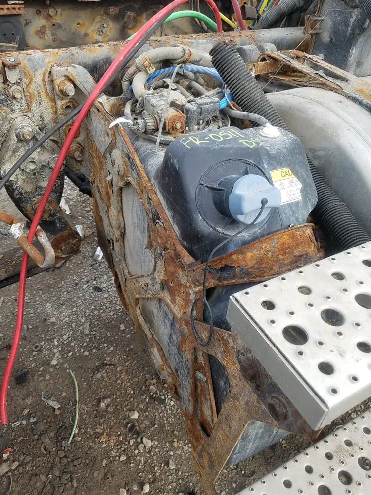 2013 Freightliner Cascadia 125 DEF Tank - Lomoca Heavy Truck Parts