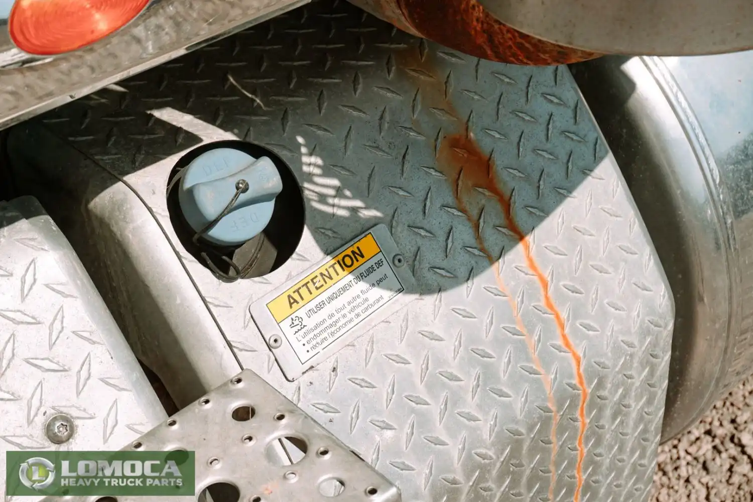 2014 Freightliner 122SD DEF Tank - Lomoca Heavy Truck Parts