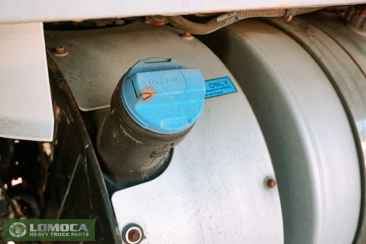 2014 Volvo VNL DEF Tank - Lomoca Heavy Truck Parts