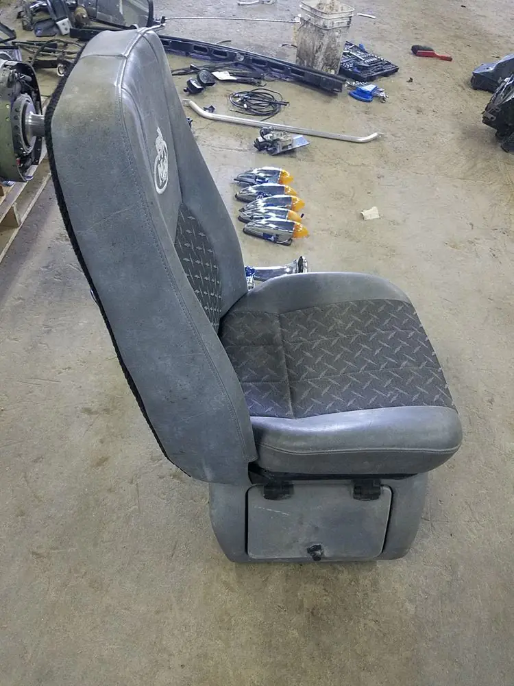 2015 Mack GU813 Seat - Lomoca Heavy Truck Parts