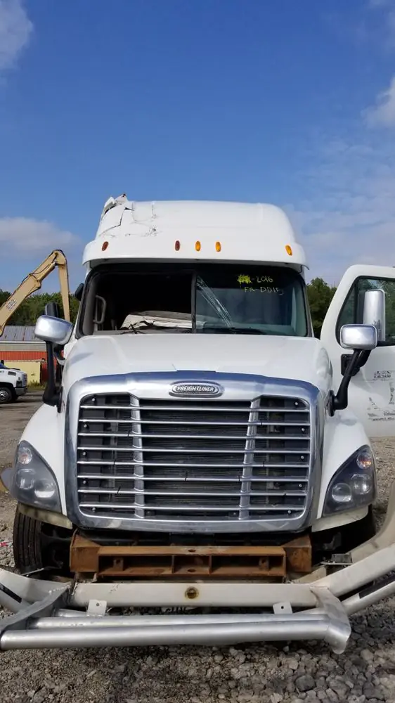 2016 Freightliner Cascadia 125 Hood - Lomoca Heavy Truck Parts
