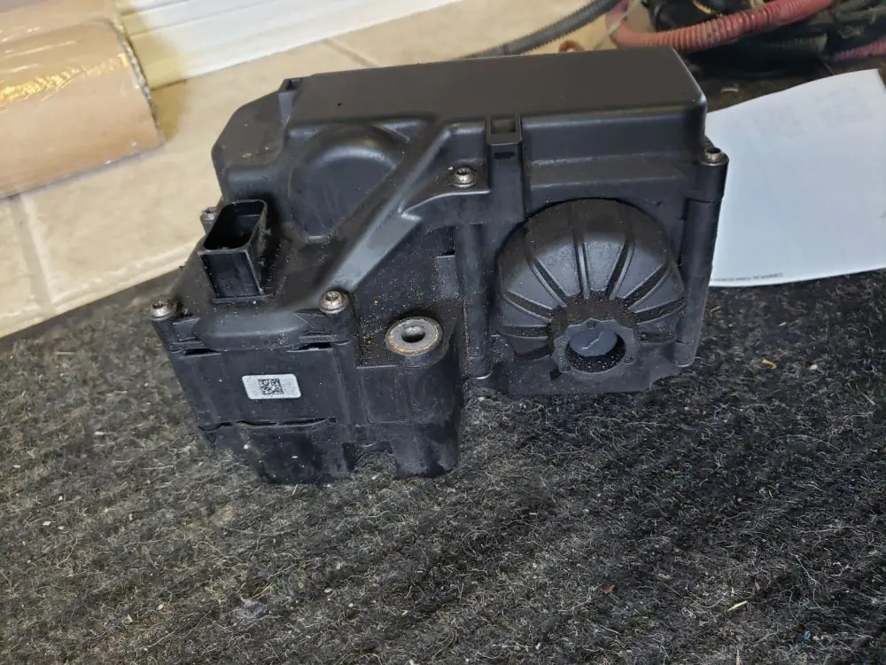 2017 Peterbilt 348 DEF Pump - Lomoca Heavy Truck Parts