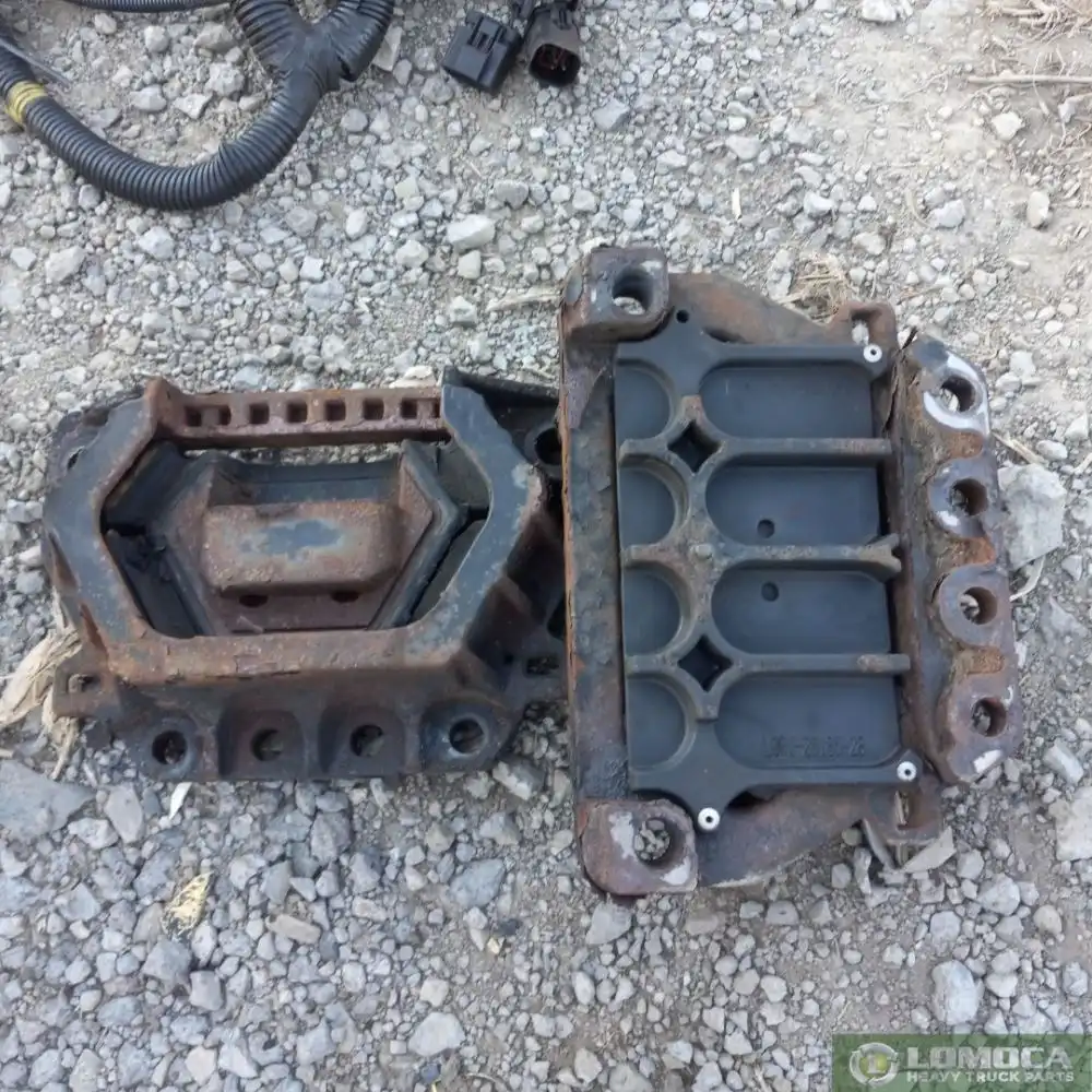 2015 Detroit DD15 Engine Mount For Sale - P/N J-26501 - Lomoca Heavy ...