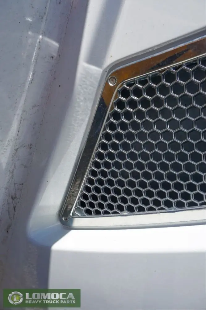 2018 Volvo VNL Hood Accessory - Lomoca Heavy Truck Parts
