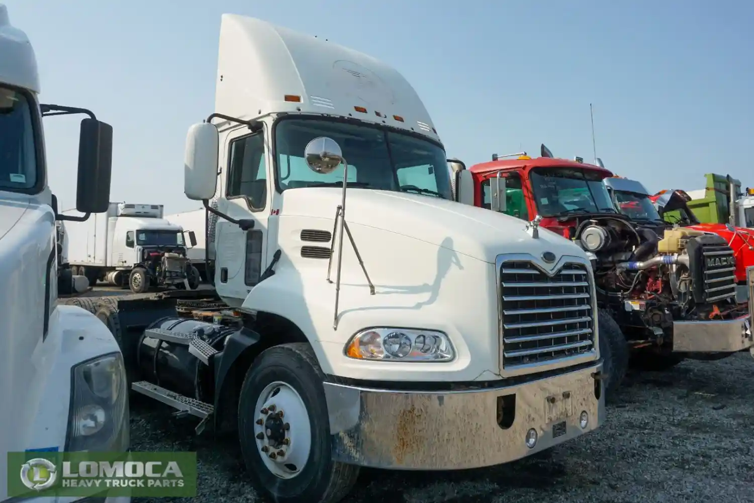 2005 Mack CXN613 - Lomoca Heavy Truck Parts