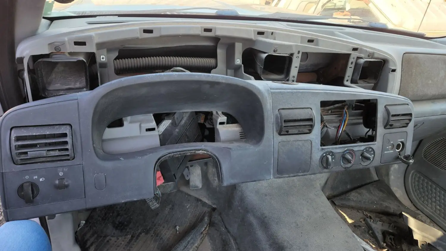 2006 Ford F550 Dash Control Module - Lomoca Heavy Truck Parts