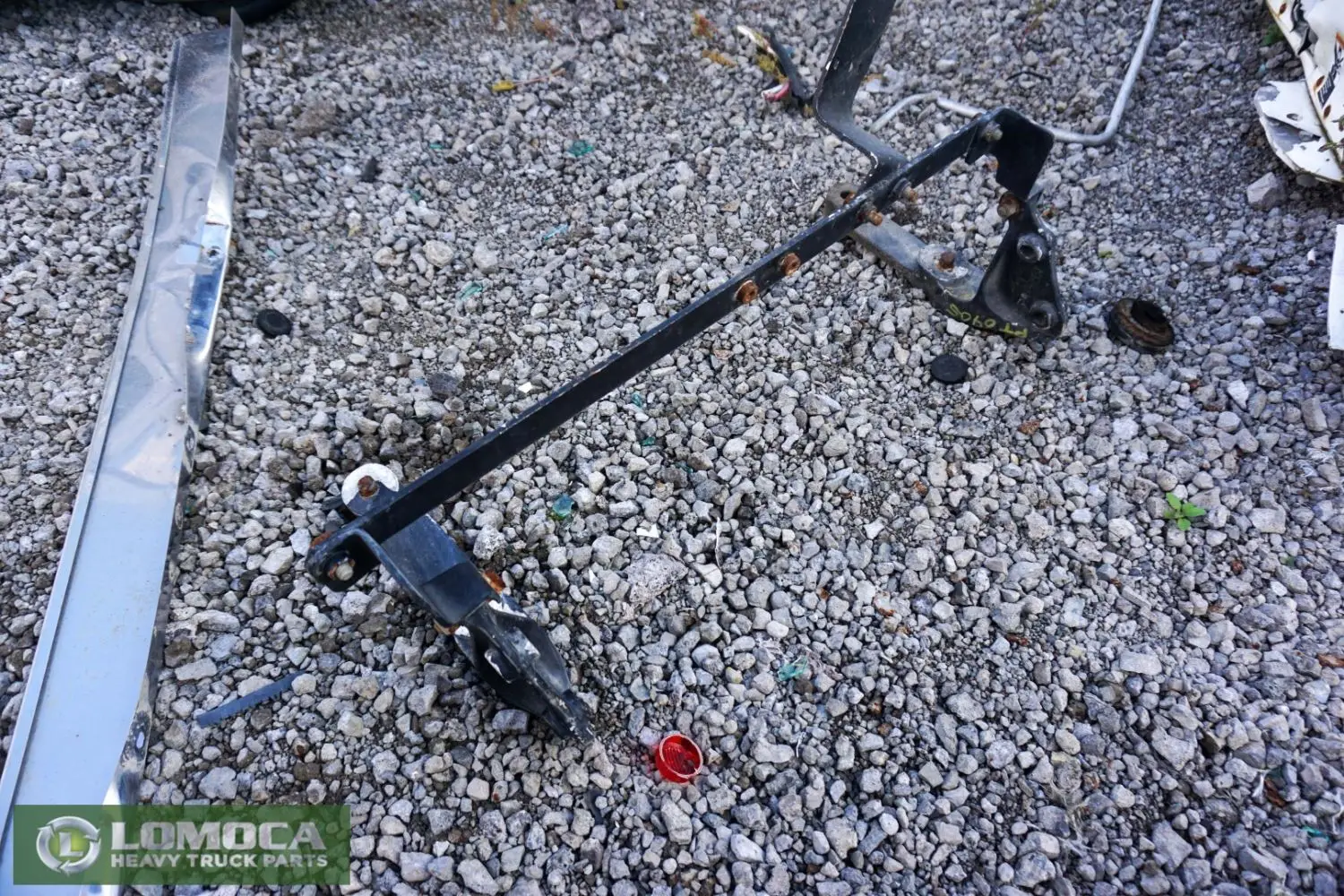2007 Peterbilt 387 Hood Hinge - Lomoca Heavy Truck Parts