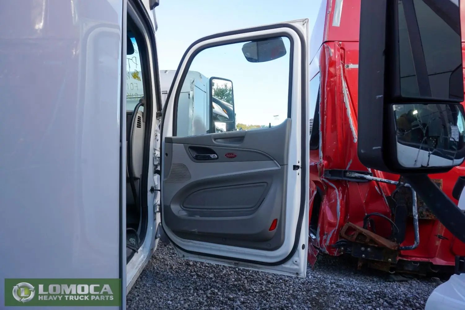 2018 Peterbilt 579 Door - Lomoca Heavy Truck Parts