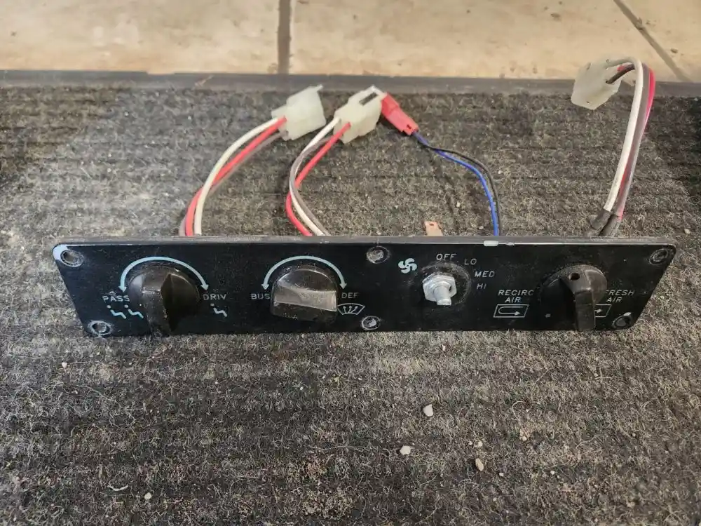 2020 Blue Bird Vision Dash Control Module - Lomoca Heavy Truck Parts