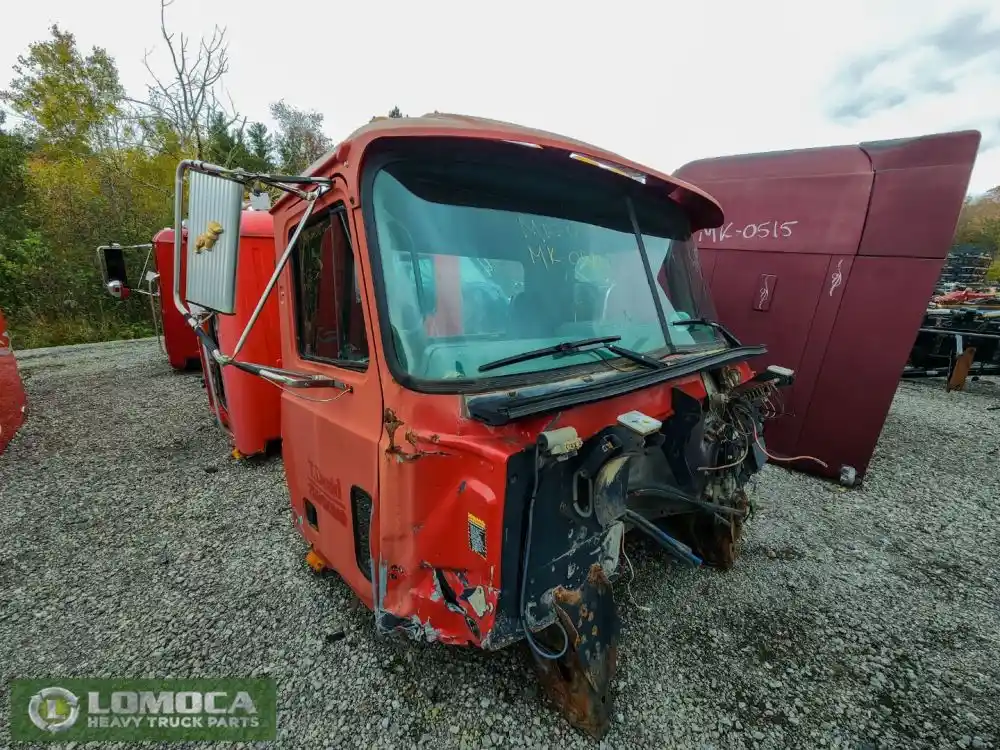 2001 Mack CL713 Cab - Lomoca Heavy Truck Parts