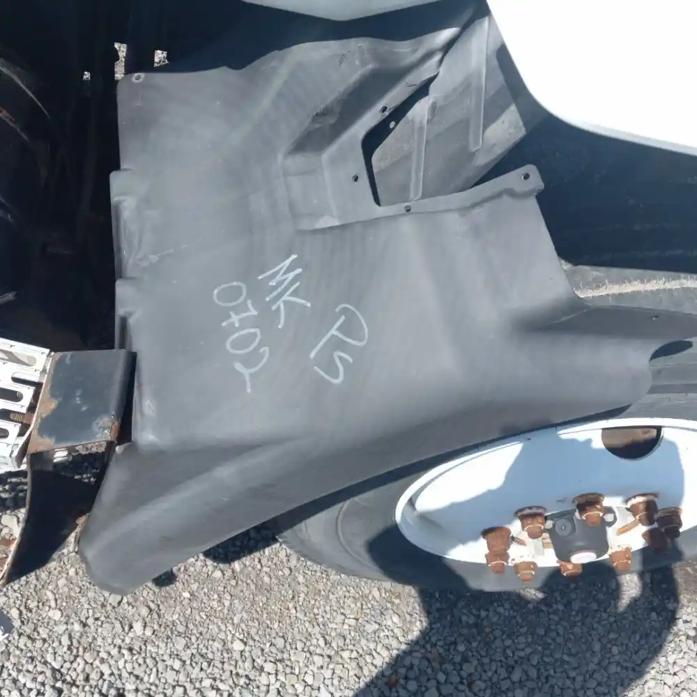 2005 Mack CXN613 Fender Extension - Lomoca Heavy Truck Parts