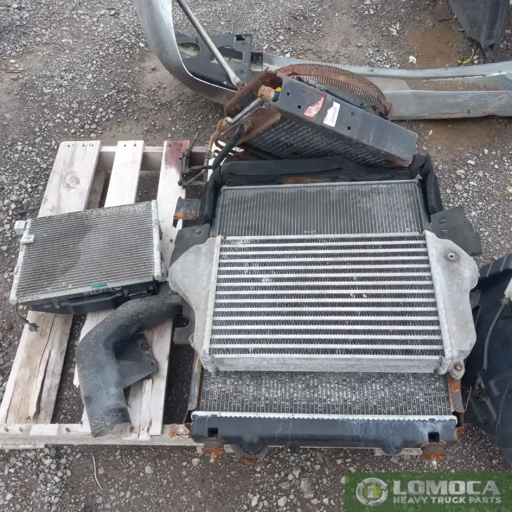 2010 Mitsubishi FUSO Radiator - Lomoca Heavy Truck Parts