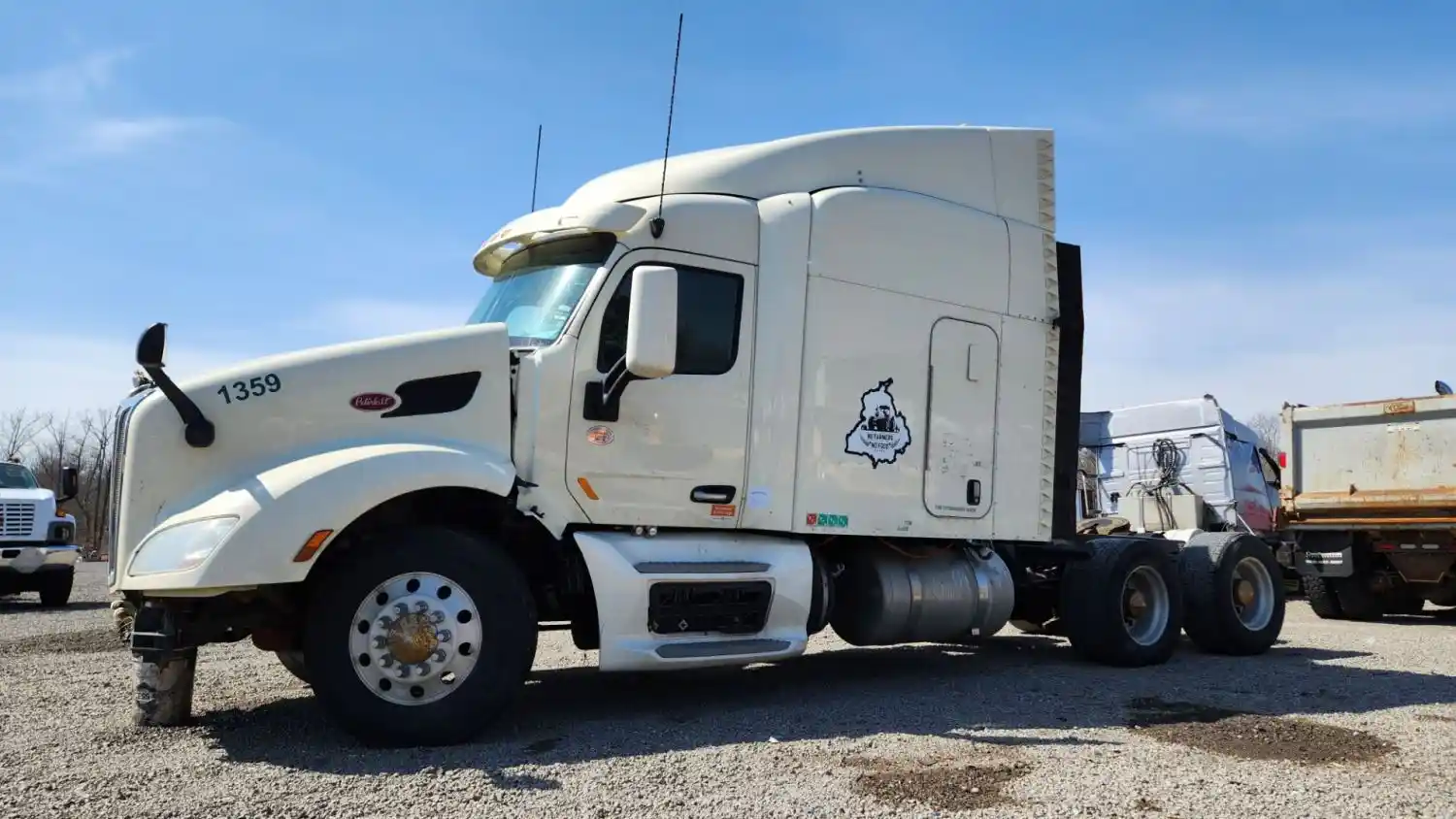 2016 Peterbilt 579 - Lomoca Heavy Truck Parts