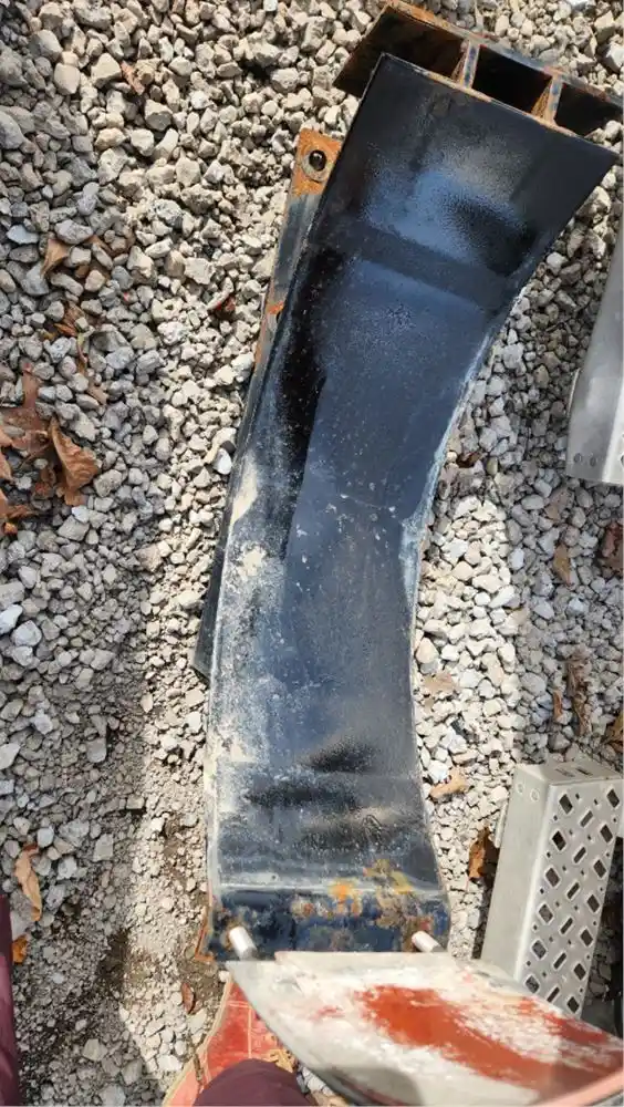 2019 Kenworth W900 Fuel Tank Bracket - Lomoca Heavy Truck Parts