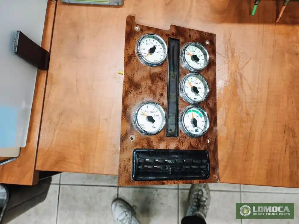 2007 International 9900I Dash Control Module - Lomoca Heavy Truck Parts