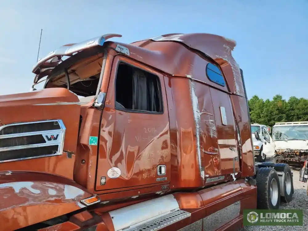 2016 Western Star 5700 Door - Lomoca Heavy Truck Parts