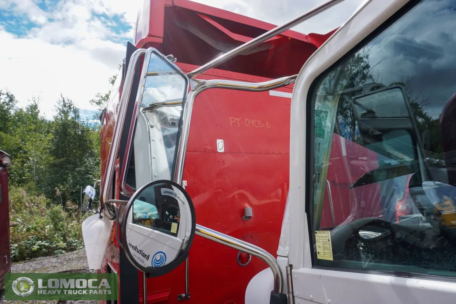 2017 Peterbilt 348 Side View Mirror - Lomoca Heavy Truck Parts