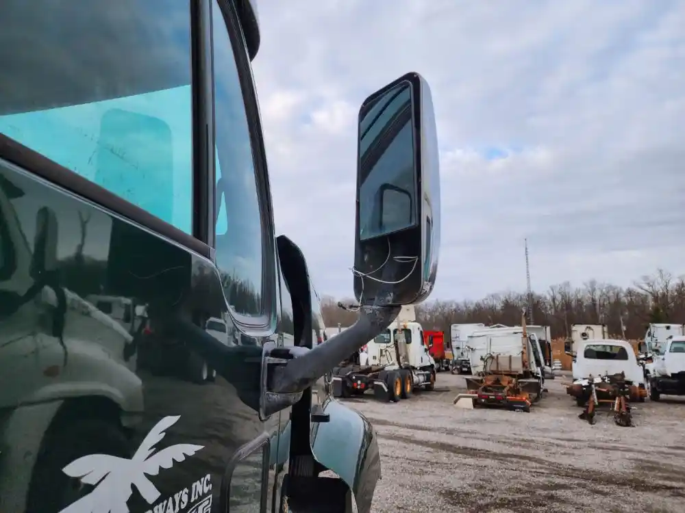 2007 Peterbilt 387 Side View Mirror - Lomoca Heavy Truck Parts