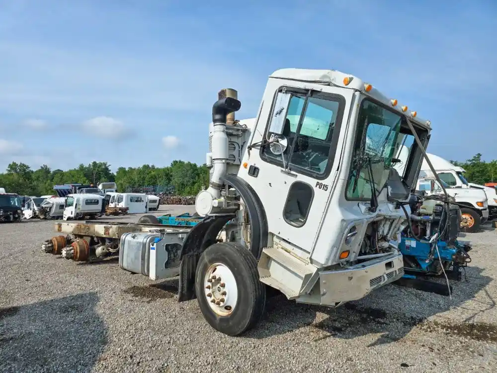 2016 Mack MRU613 - Lomoca Heavy Truck Parts