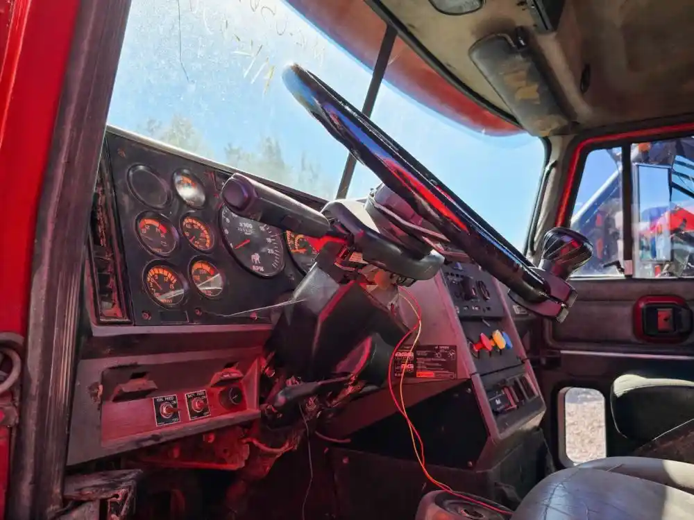 2001 Mack CL713 Steering Column - Lomoca Heavy Truck Parts