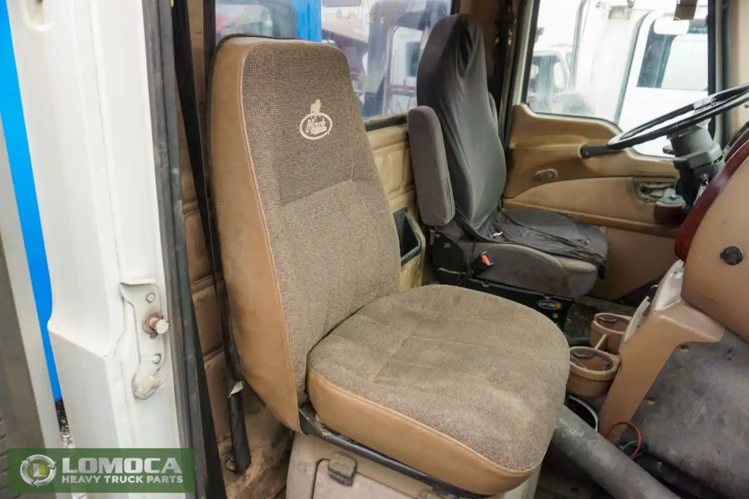 2007 Mack CT713 Seat - Lomoca Heavy Truck Parts