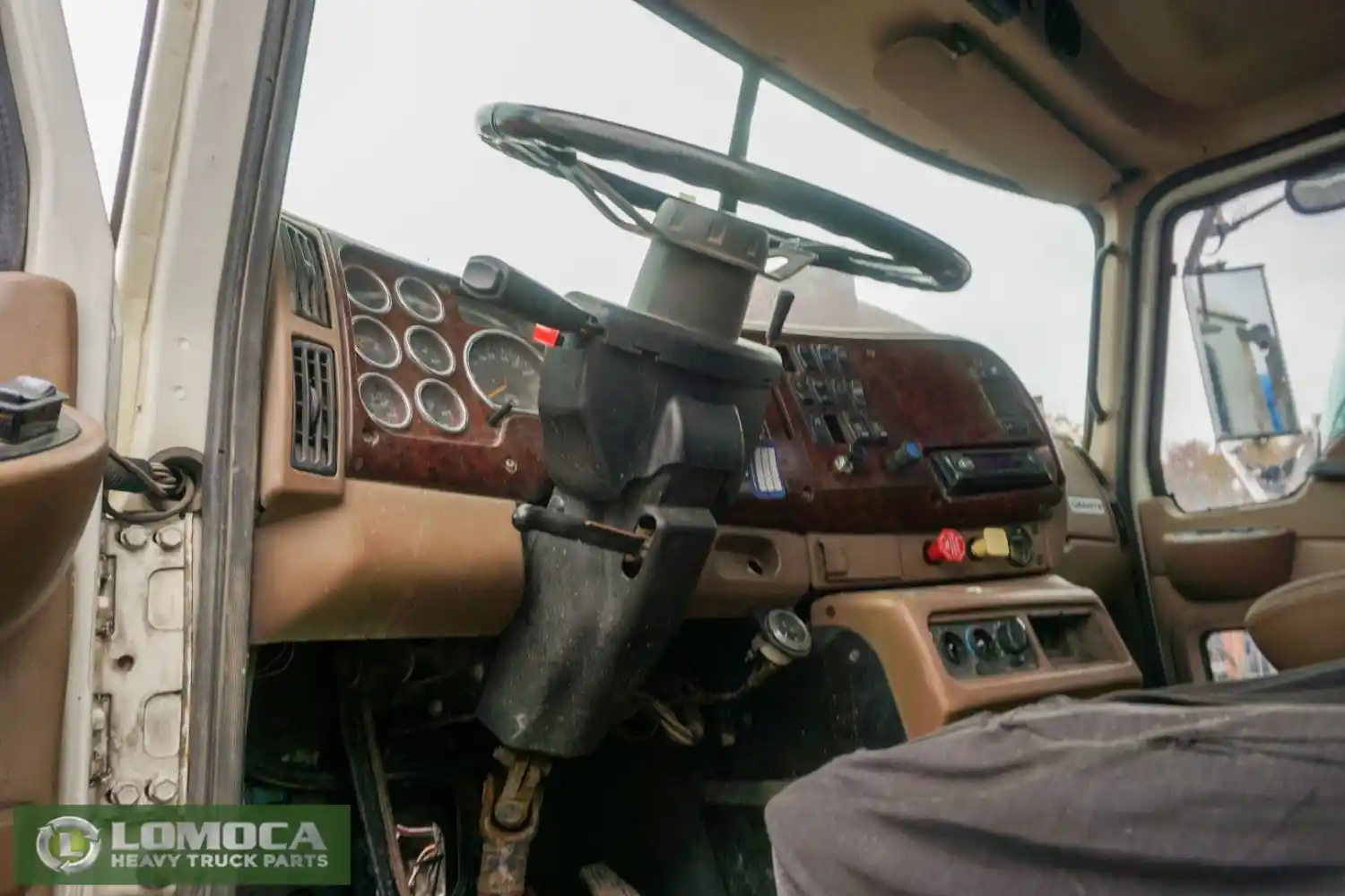 2007 Mack CT713 Steering Column - Lomoca Heavy Truck Parts