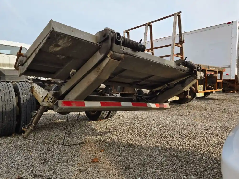 2022 Isuzu NPR HD Power Lift Gate - Lomoca Heavy Truck Parts