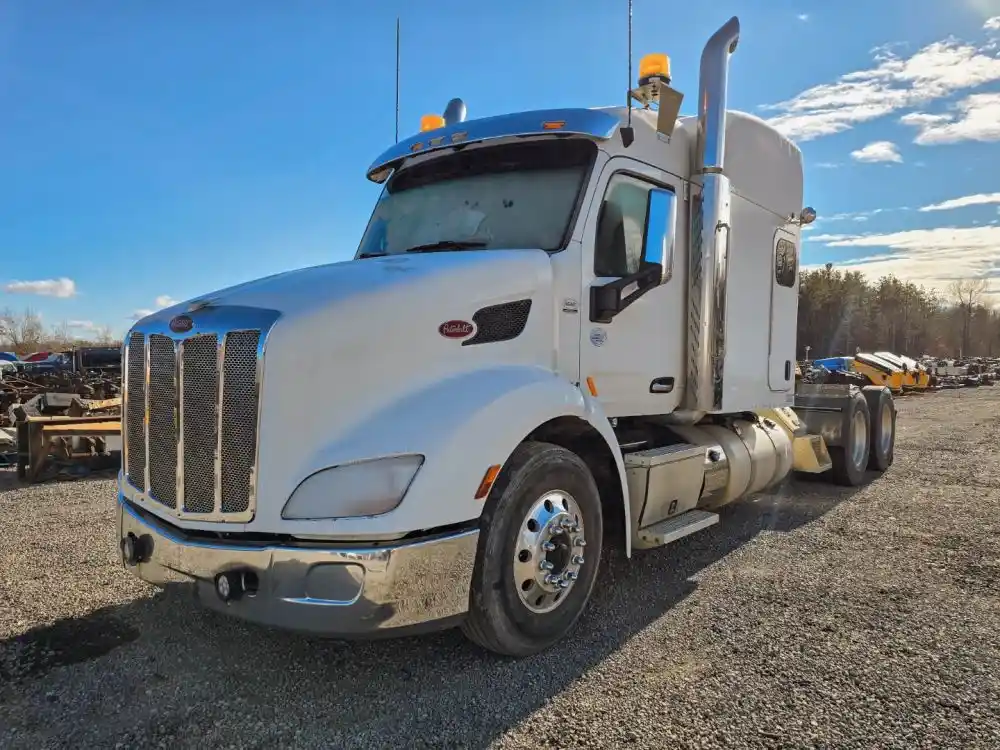 2016 Peterbilt 579 - Lomoca Heavy Truck Parts