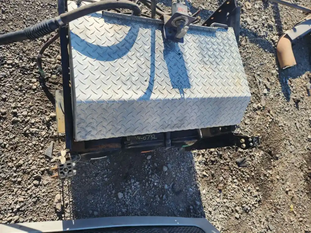 2011 Volvo VNL Battery Box - Lomoca Heavy Truck Parts