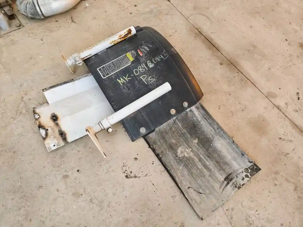 2016 Mack MRU613 Rear Quarter Fender - Lomoca Heavy Truck Parts
