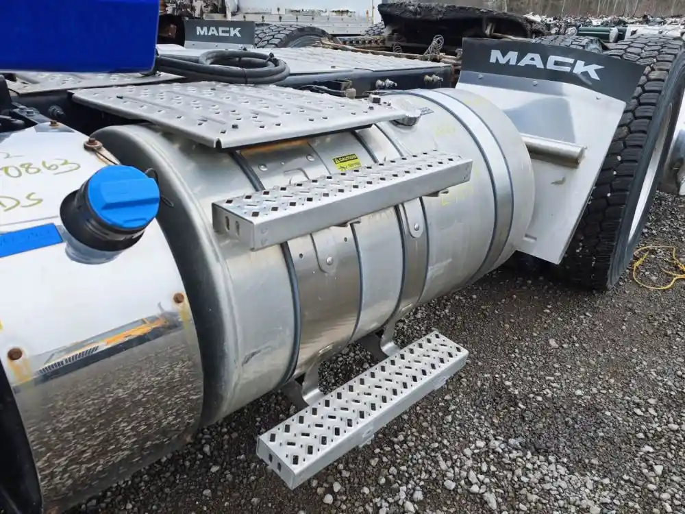 2022 Mack Anthem Fuel Tank - Lomoca Heavy Truck Parts