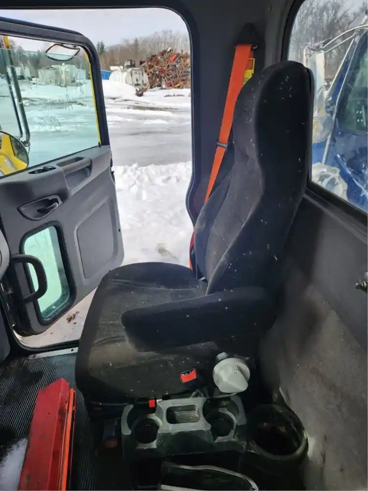 2017 Peterbilt 337 Seat - Lomoca Heavy Truck Parts